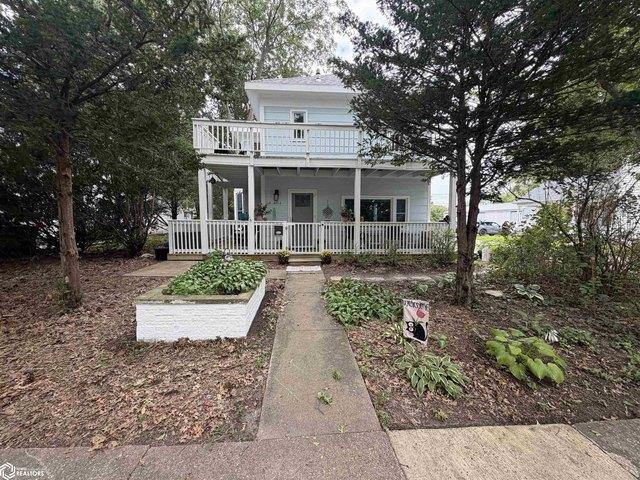 404 N Main St, Fairfield, IA 52556