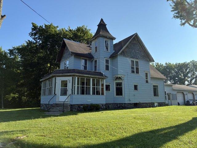 404 N Paw St, Lawrence, MI 49064