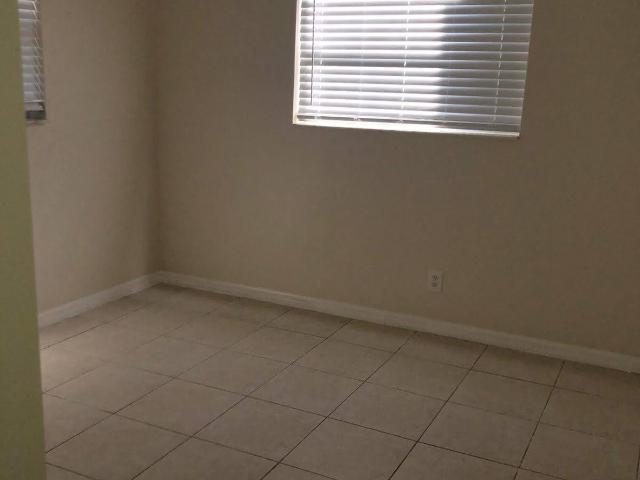 404 NE 4th St, Unit 12, Pompano Beach, FL 33060 | MLS #B26017 | Compass