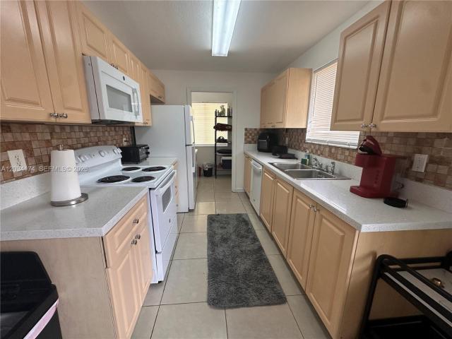 404 NW 2nd Ave # A, Hallandale Beach FL 33009 #A Hallandale Beach