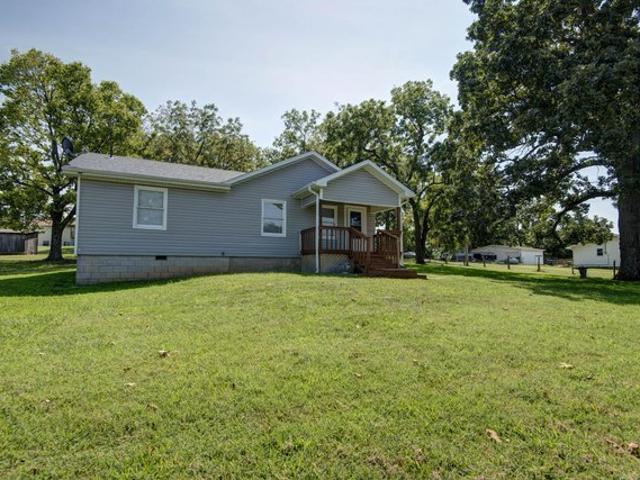 404 S Main St, Pleasant Hope, MO 65725