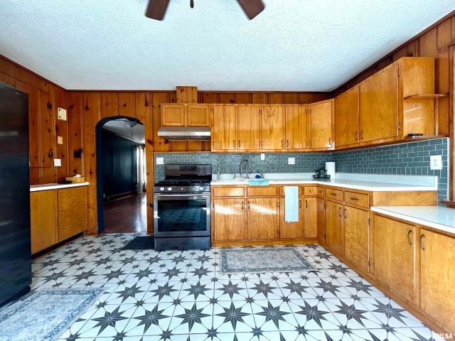 404 South St, Morrisonville, IL 62546 | MLS #CA1042 | Compass