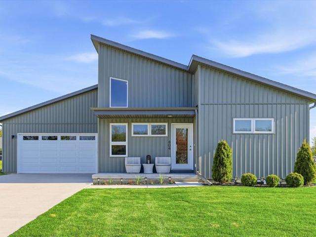 404 Sandmar Dr, Ripon, WI 54971