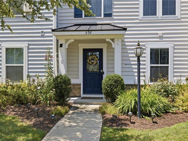 404 Spring Hill PL