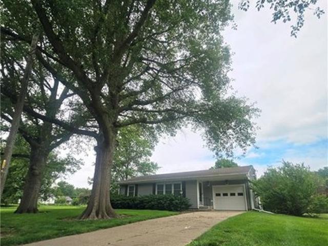 404 Spruce St, Tarkio, MO 64491