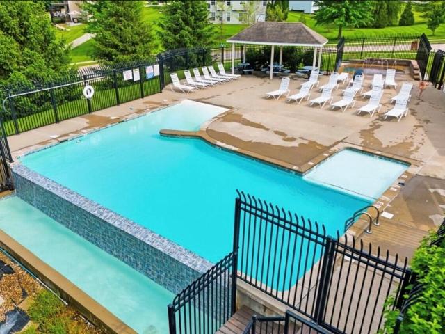 404 stallworth ct
