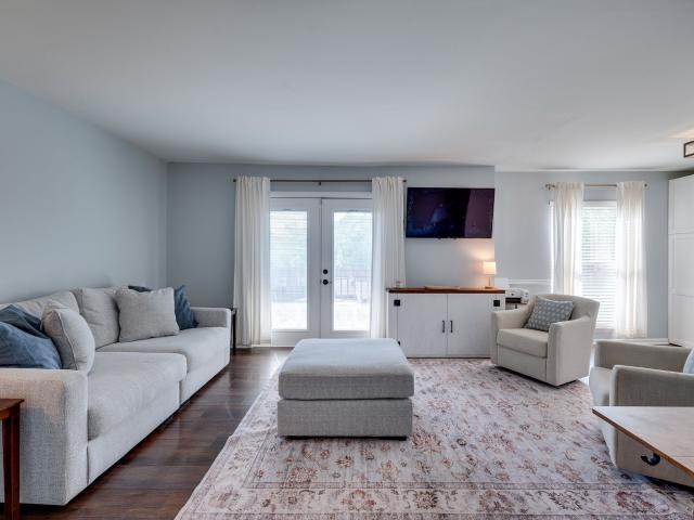 404 Summit Ridge Pl