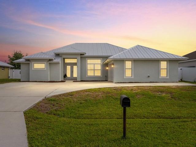 404 SW S Quick Cir, Port Saint Lucie, FL 34953