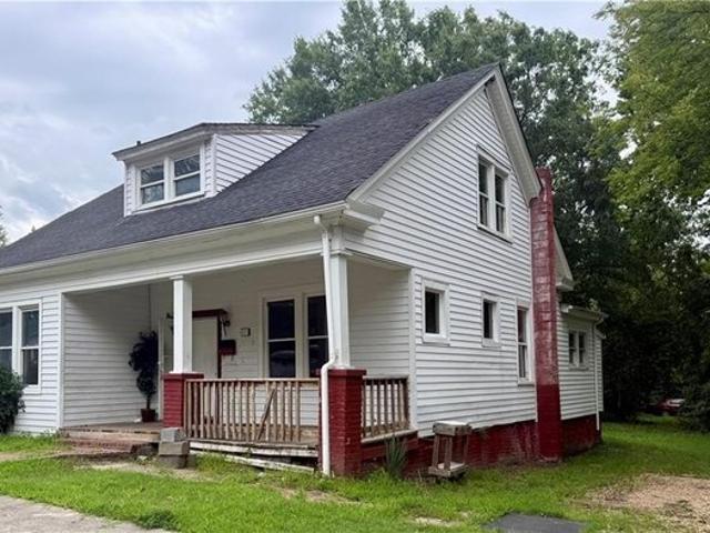 404 Park Ave, Emporia, VA 23847
