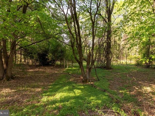 404 Pheasant Dr, Huntingdon Valley, PA 19006