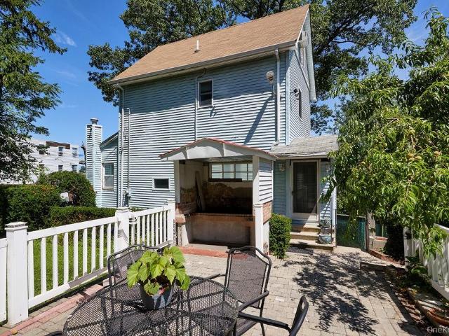 404 Prescott Street