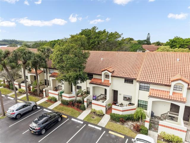 404 Republic Ct, Unit 404, Deerfield Beach, FL 33442 | MLS #F10555 | Compass