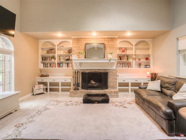 404 River Oaks Drive