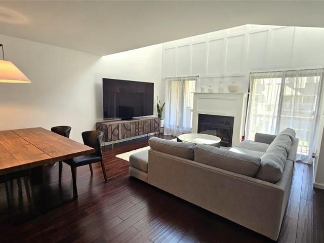 404 River Renaissance