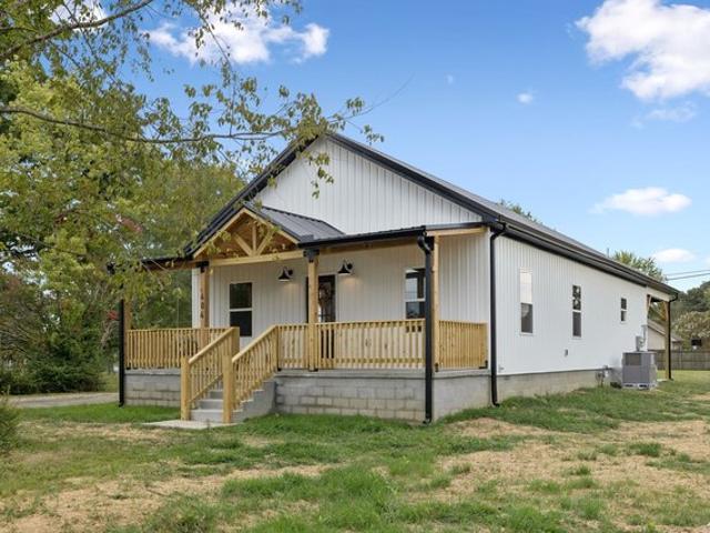404 W 4th Ave, Hohenwald, TN 38462