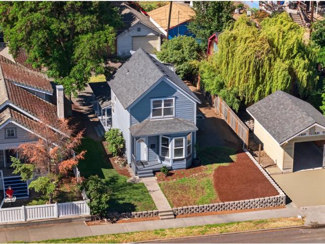 404 W 9TH ST