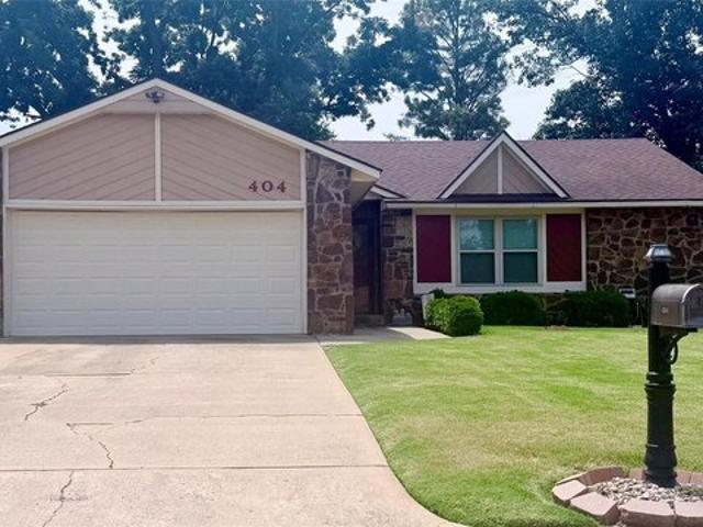 404 W 35th Pl, Sand Springs, OK 74063