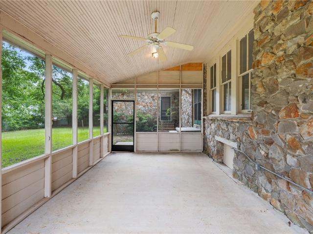 404 W Tom Green Street