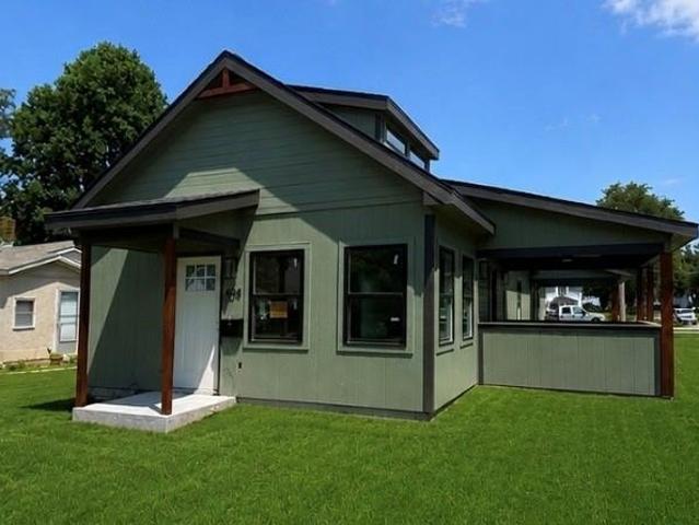 404 W Cornhill St, Cameron, MO 64429