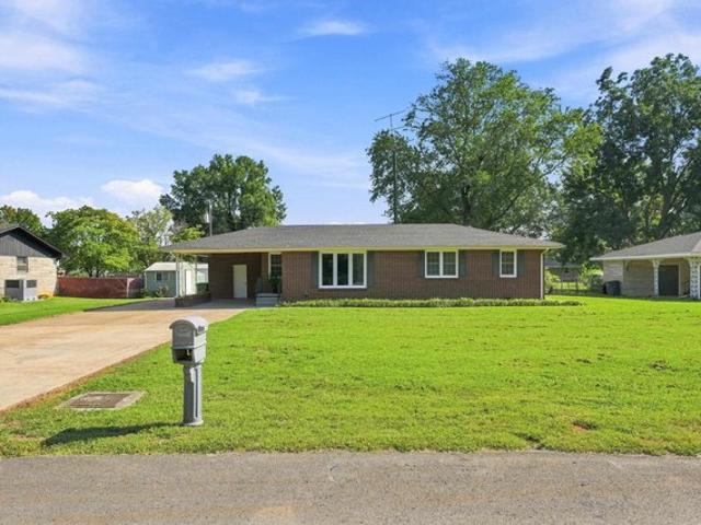 404 W Lasalle Ave, Muscle Shoals, AL 35661