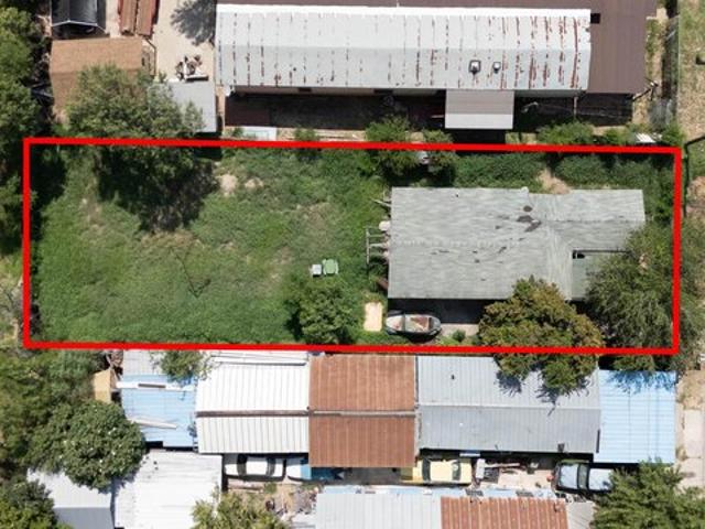 404 W Locust St, Laredo, TX 78040