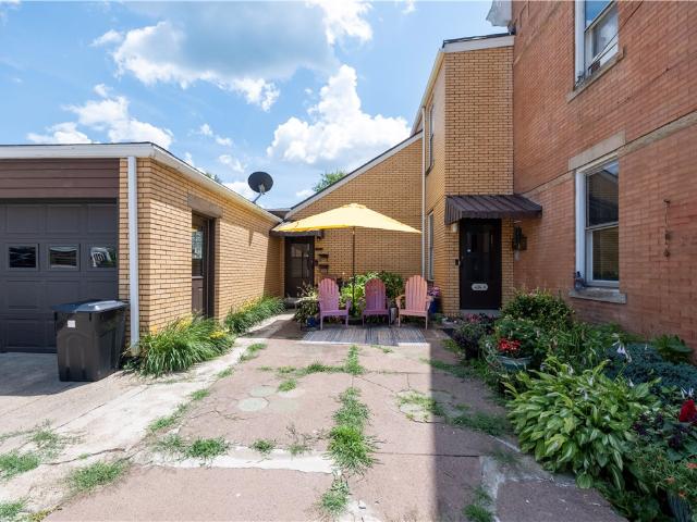 404 Walnut St