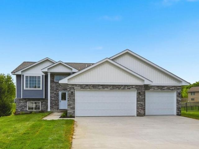 404 Westgate Dr, Winsted, MN 55395