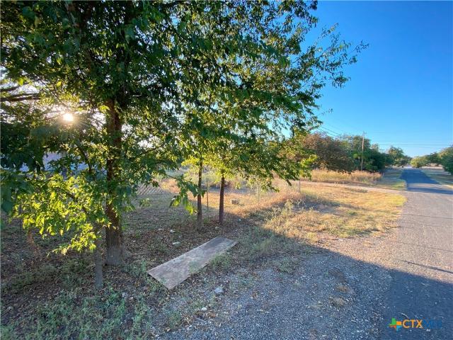 404 Whispering Oaks Loop, Killeen, TX 76549 | MLS #595336 | Compass