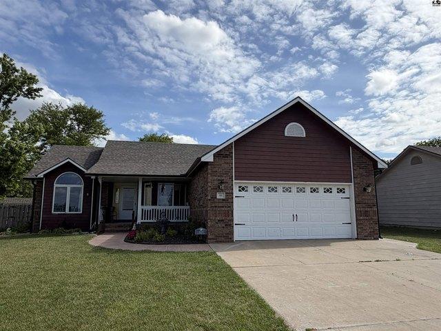 404 Wickersham Dr, McPherson, KS 67460