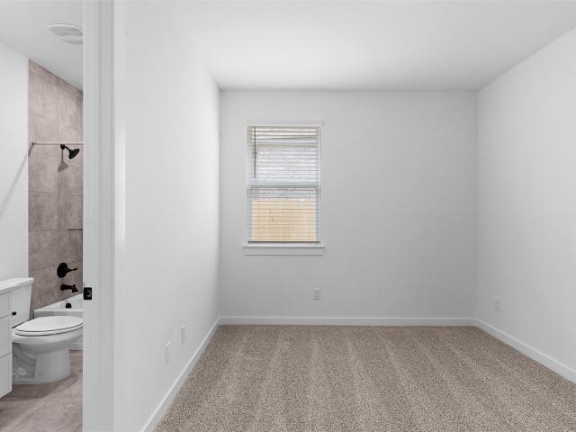 404 Veneta Ln