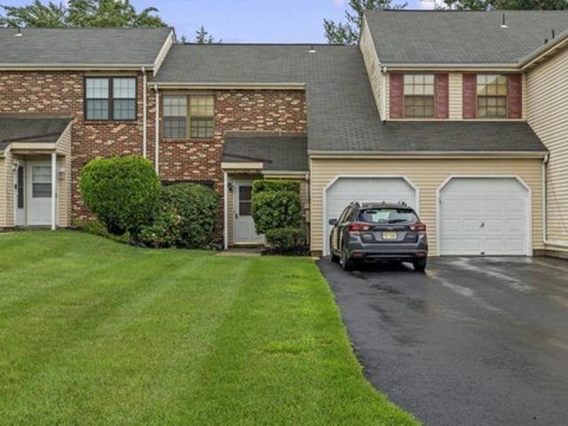 404A Willow Turn, Mount Laurel, NJ 08054
