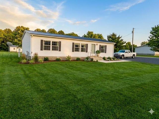 404J Carroll Rd, Bee Spring, KY 42207