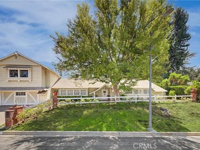 4054 Sapphire Dr, Encino, CA 91436