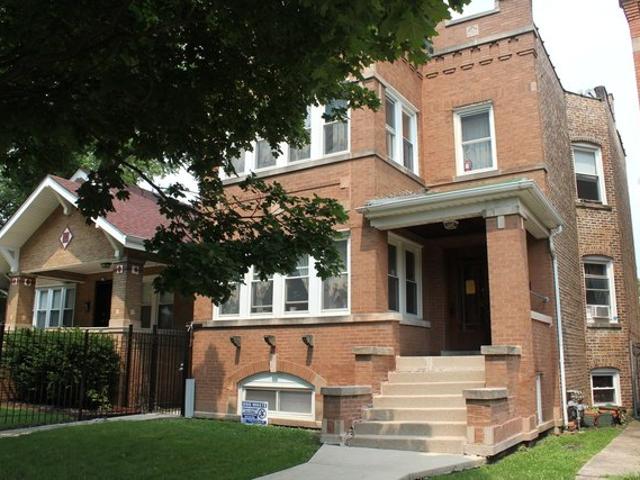 4054 W Oakdale Ave, Chicago, IL 60641