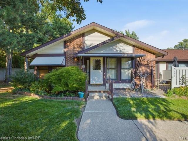 40556 Newport Dr, Plymouth, MI 48170