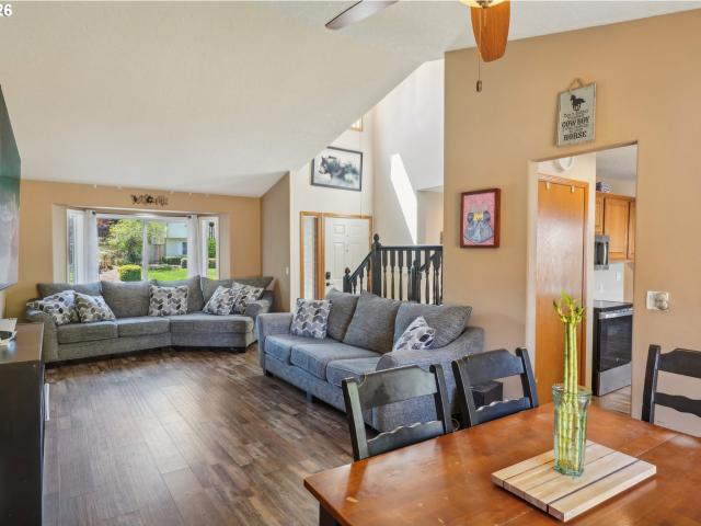 4055 NE 13TH TER