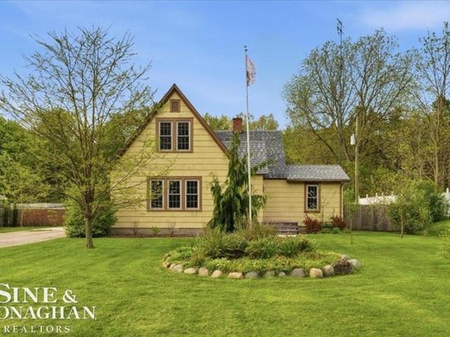 4055 Elaine Ave, Port Huron, MI 48060