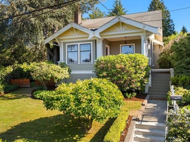 4055 SW Holgate St, Seattle, WA 98116