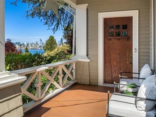 4055 SW Holgate St, Seattle, WA 98116