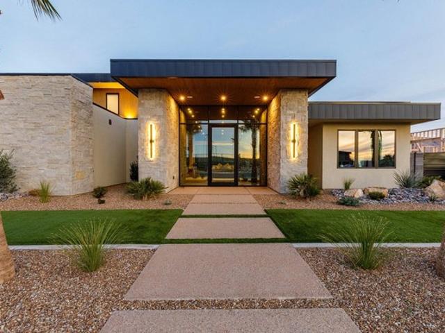 4057 S Shore Dr, Hurricane, UT 84737