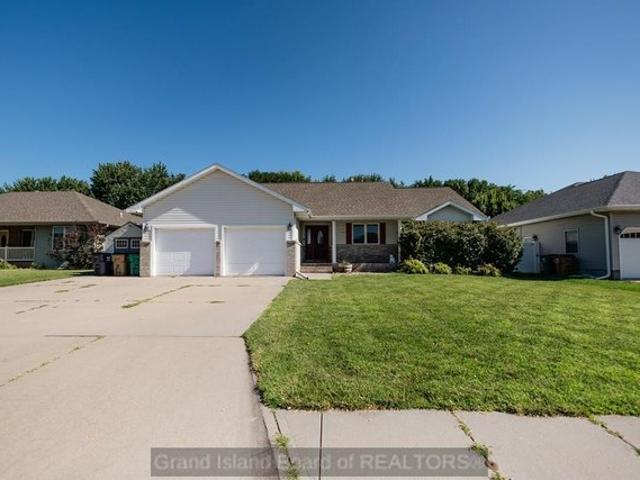 4058 Allen Ave, Grand Island, NE 68803