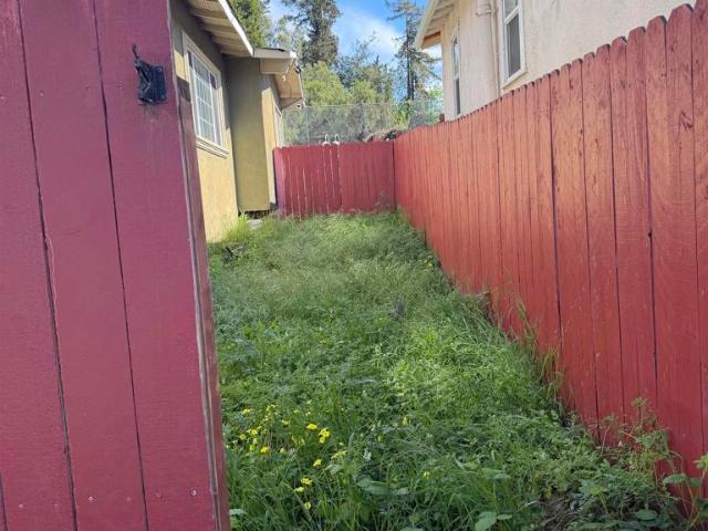 4058 Edwards Ave