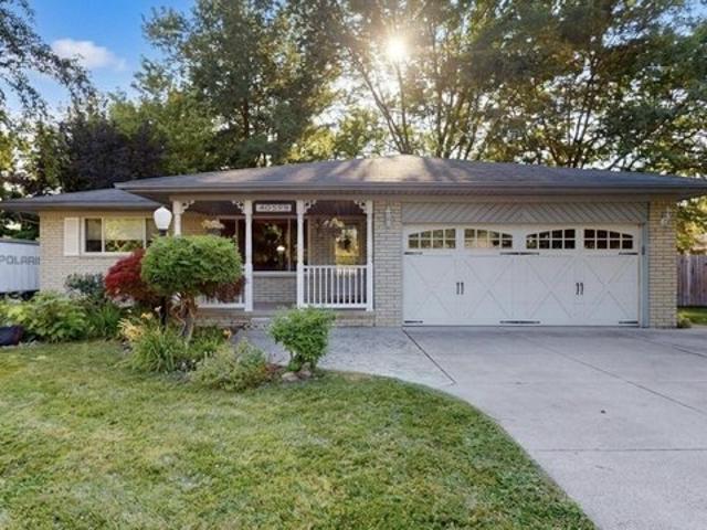 40599 Passmore Dr, Clinton Township, MI 48038