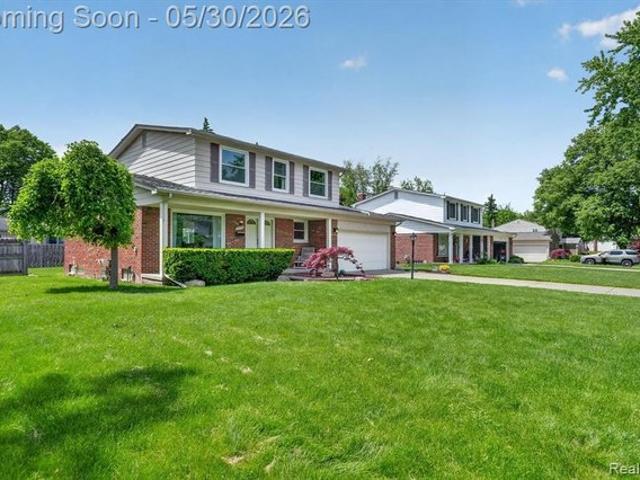 4059 Gatesford Circle Dr, Troy, MI 48085