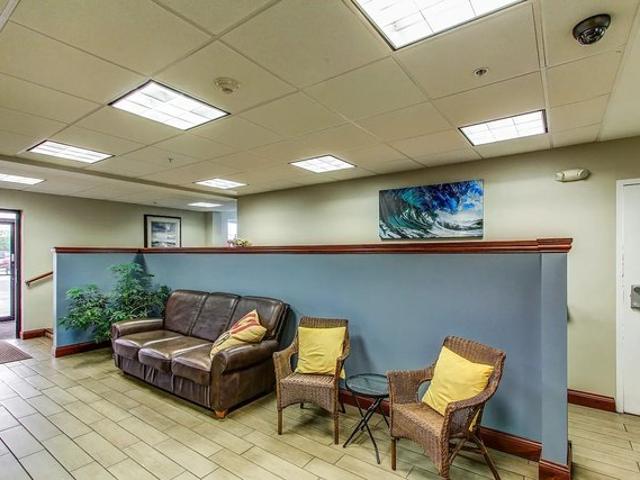 4050 Lake Shore Rd, Hamburg, NY 14075