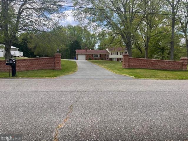 4050 Ravine Dr, White Plains, MD 20695