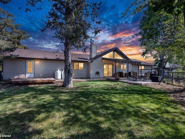 4050 SW Highland Ave, Redmond, OR 97756