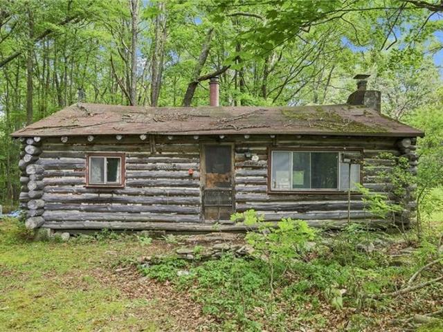 4050 Wood Hill Rd, Naples, NY 14512