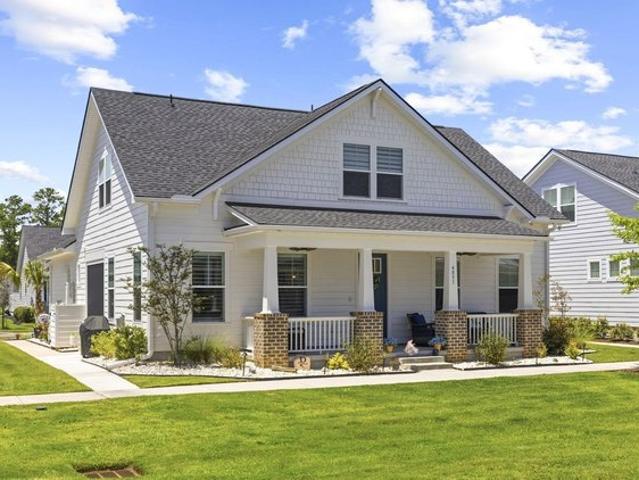 4051 McKinney Dr, Murrells Inlet, SC 29576
