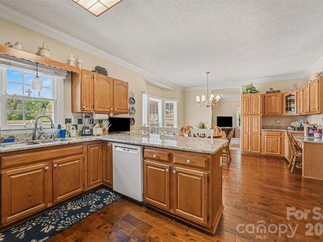 4051 Pinecrest Dr NE, Hickory, NC 28601 | MLS #4372